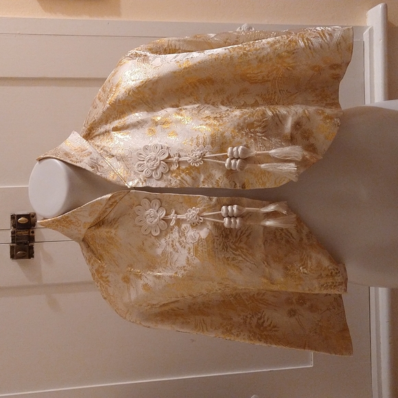 unknown vintage | Jackets & Coats | Vintage Metallic Gold Cape Sz S ...